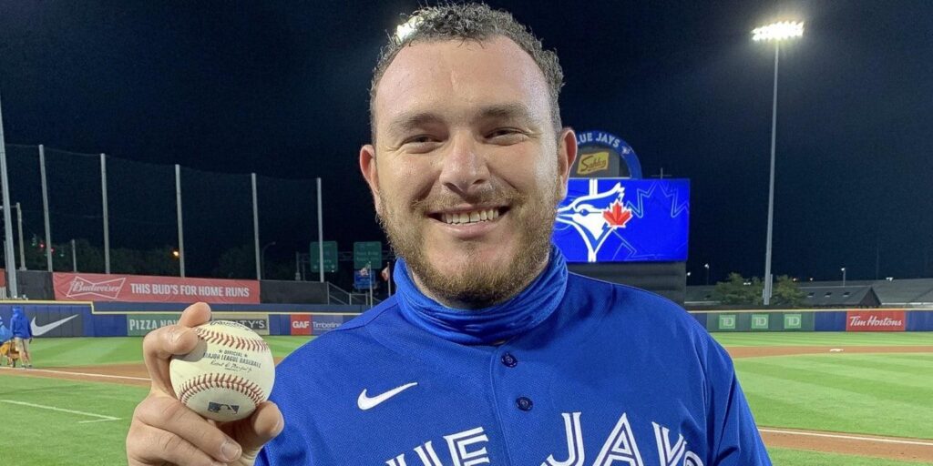 Alejandro Kirk hammers two-run home run, extending Blue Jays' lead over ...